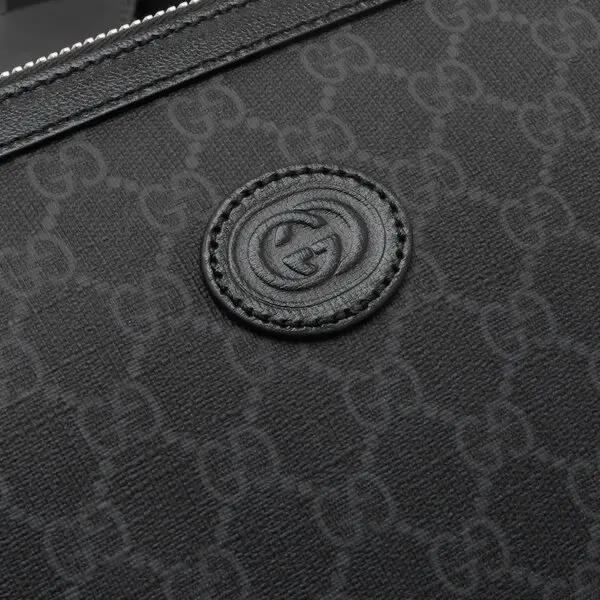 Gucci Gg Supreme Shoulder Bag