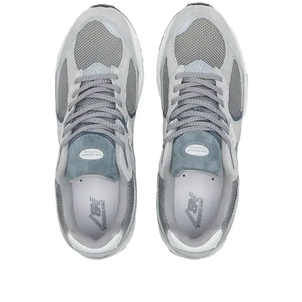 NEW BALANCE 2002r Sneakers