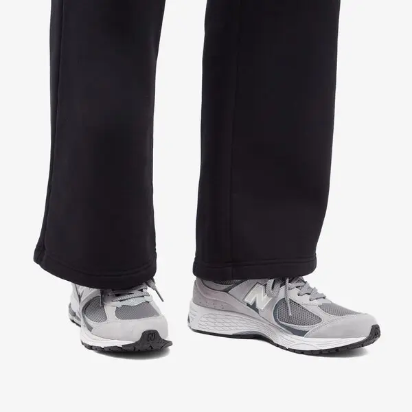 NEW BALANCE 2002r Sneakers