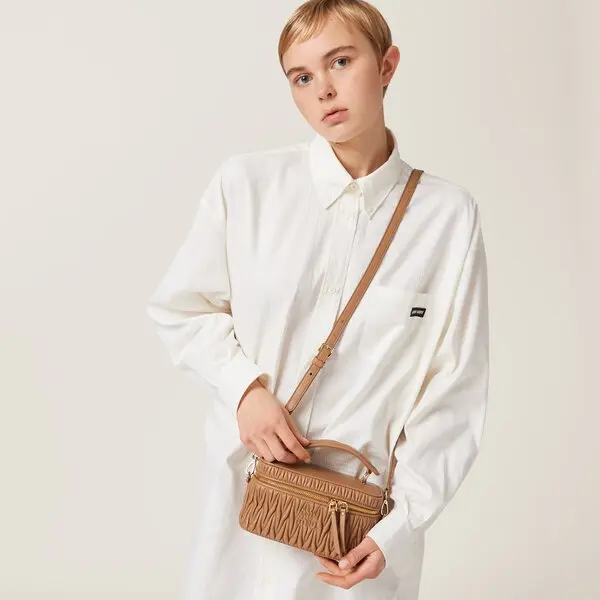 MIUURベージュ フラップボディバッグ Miu Miu Matelassé Nappa Leather Shoulder Bag - Caramel | Editorialist