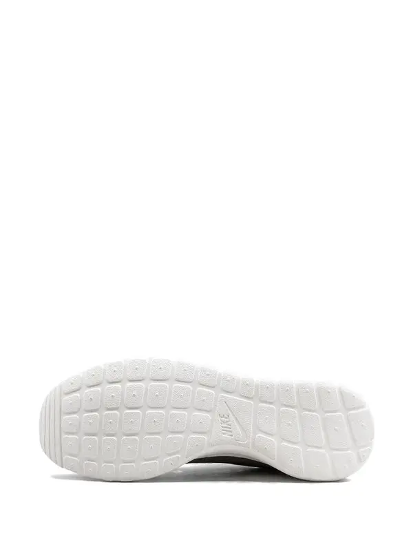 Nike Roshe Run Sneakers