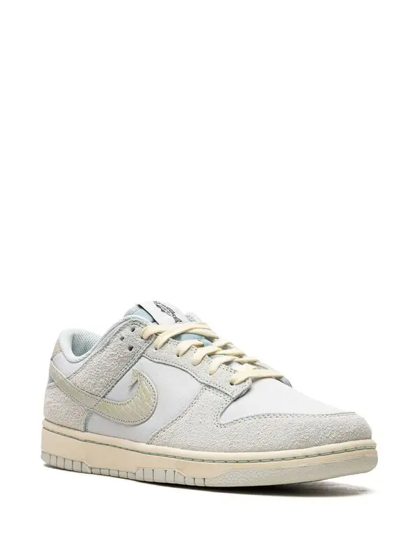 Nike Dunk Low Retro Gone Fishing Sneakers - Neutrals