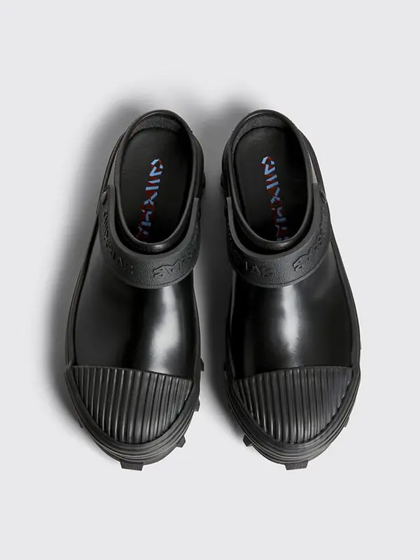 Camper Clogs - Black