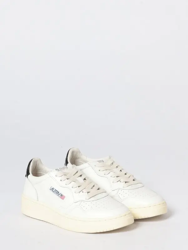 AUTRY Medalist Low Bi Leather Sneakers With Perforated Toe - Black