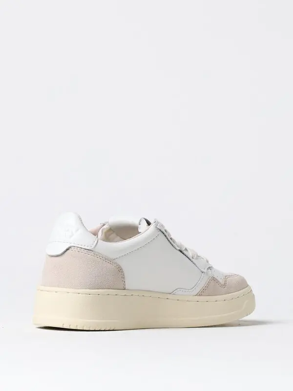 AUTRY Medalist Low Leather Sneakers With Perforated Toe - White