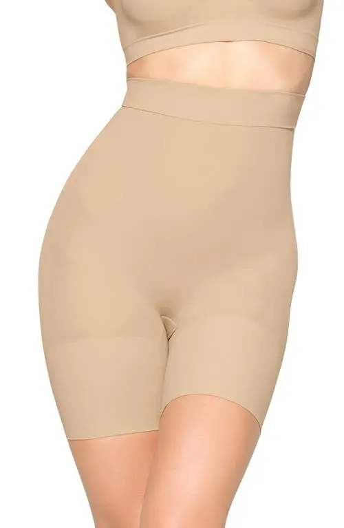 SKIMS Everyday Sculpt Mid Thigh Shorts - Clay