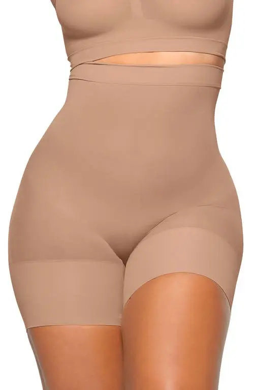 SKIMS Everyday Sculpt Mid Thigh Shorts - Sienna