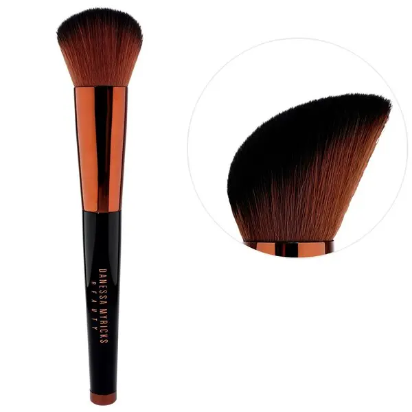DANESSA MYRICKS BEAUTY Yummy Face 1.0 All Over Complexion Brush For Foundation, Blush, Bronzer & Powder - One-color