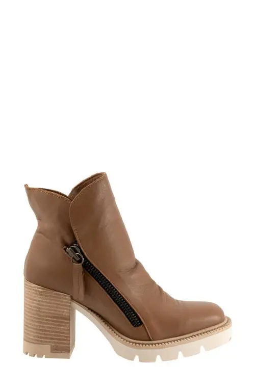 BUENO Elliott Block Heel Bootie - Walnut