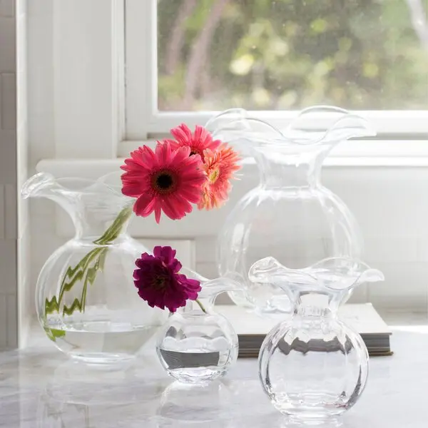 VIETRI Hibiscus Small Fluted Vase - Clear