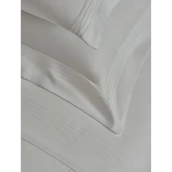 Frette Cruise Standard Sham Exclusive - White/white