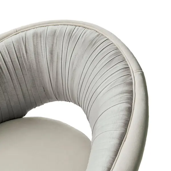 CARACOLE A Com-pleat Turn Around Accent Chair