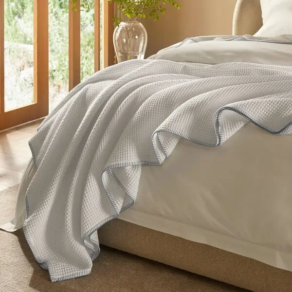 BOLL & BRANCH Waffle Cotton Bed Blanket, King/cali King - White/hydrangea Whipstitch