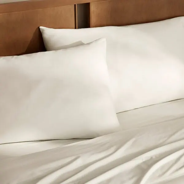 BOLL & BRANCH Percale Hemmed Pillowcase Set, Standard - Cream