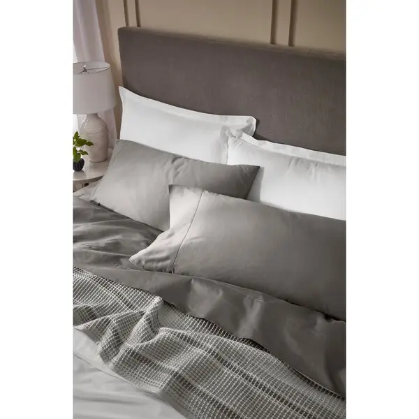 BOLL & BRANCH Percale Hemmed Pillowcase Set, Standard - Stone