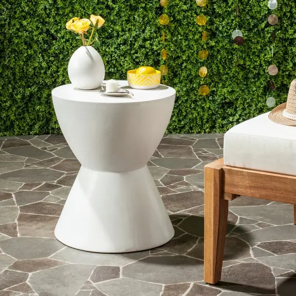 SAFAVIEH Athena Indoor/outdoor Modern Concrete Round Accent Table - Ivory