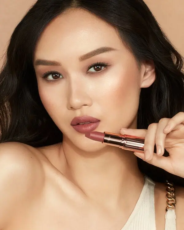Charlotte Tilbury Super Nudes Matte Revolution Lipstick - Super Model