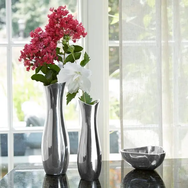 NAMBE 11 Stryker Vase - Silver