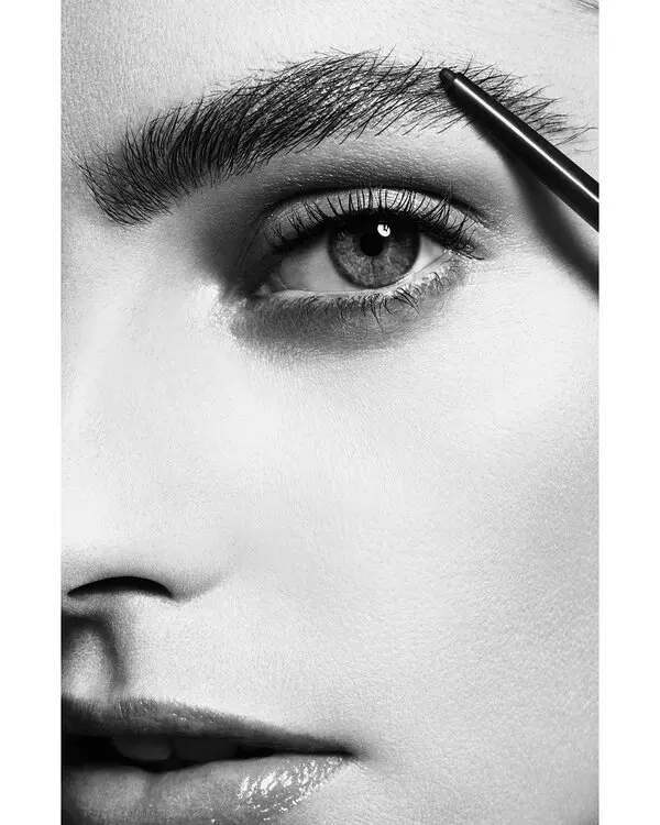 HOURGLASS Arch Brow Micro-sculpting Pencil - Auburn