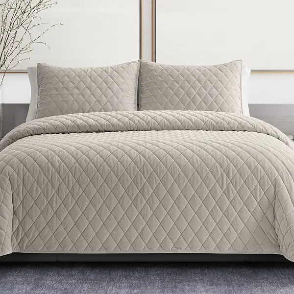 Vera Wang Diamond Velvet Quilt Set, Queen - Putty