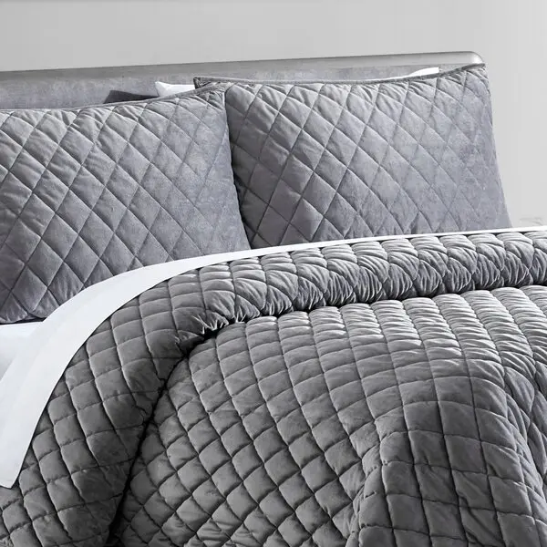 Vera Wang Diamond Velvet Quilt Set, Queen - Soft Charcoal