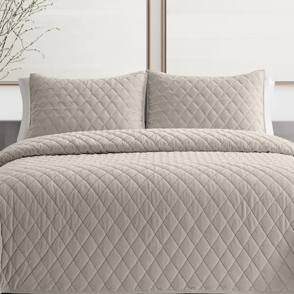 Vera Wang Diamond Velvet Quilt Set, King