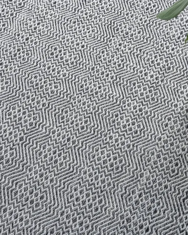 EXQUISITE RUGS Echo Er4891 Area Rug, 5' X 8 - Black