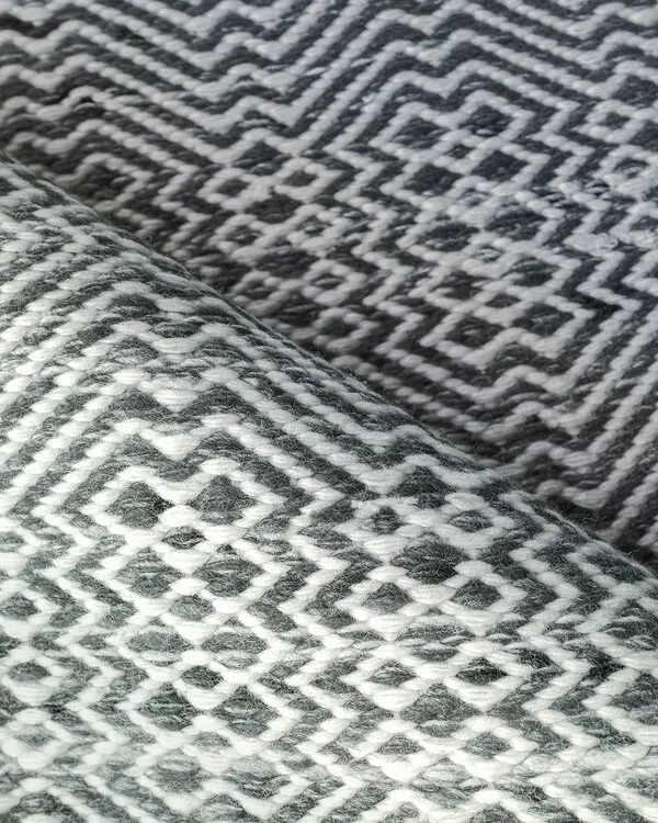 EXQUISITE RUGS Echo Er4891 Area Rug, 5' X 8 - Black