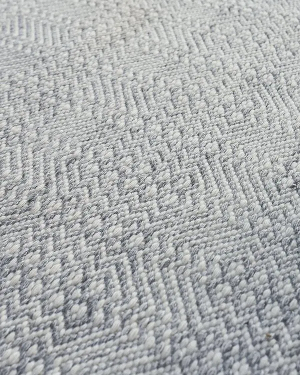 EXQUISITE RUGS Echo Er4893 Area Rug, 5' X 8 - Silver