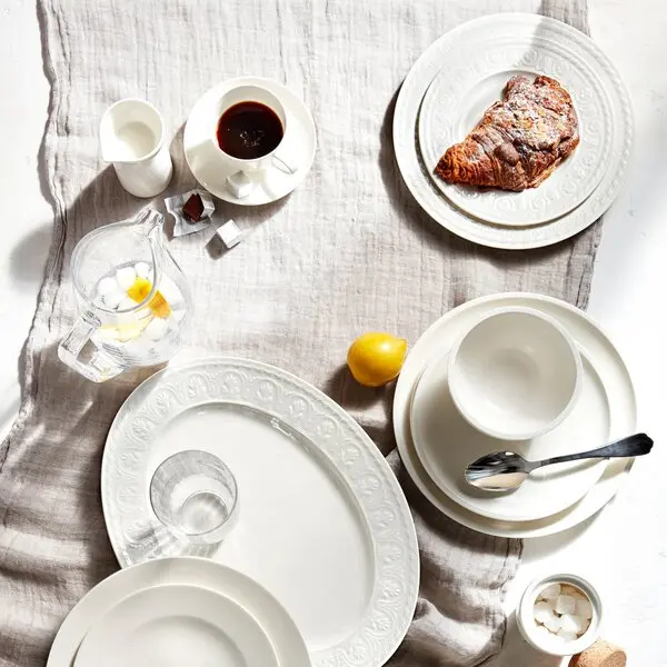 VILLEROY & BOCH Cellini 15.75 Oval Platter