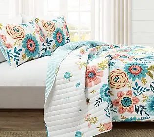 LUSH DECOR Cottage Core Ariana Flower Quilt Kin