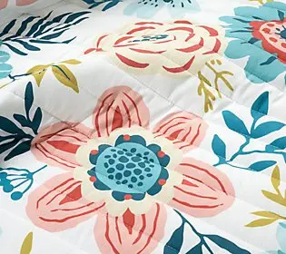 LUSH DECOR Cottage Core Ariana Flower Quilt Kin