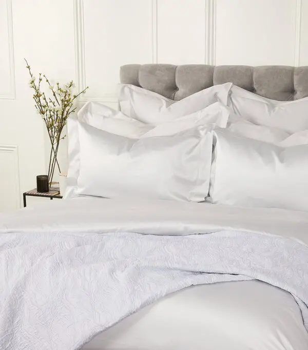 CELSO DE LEMOS Bourdon Duvet Cover