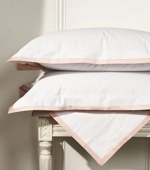 CELSO DE LEMOS Hella Duvet Cover - Pink