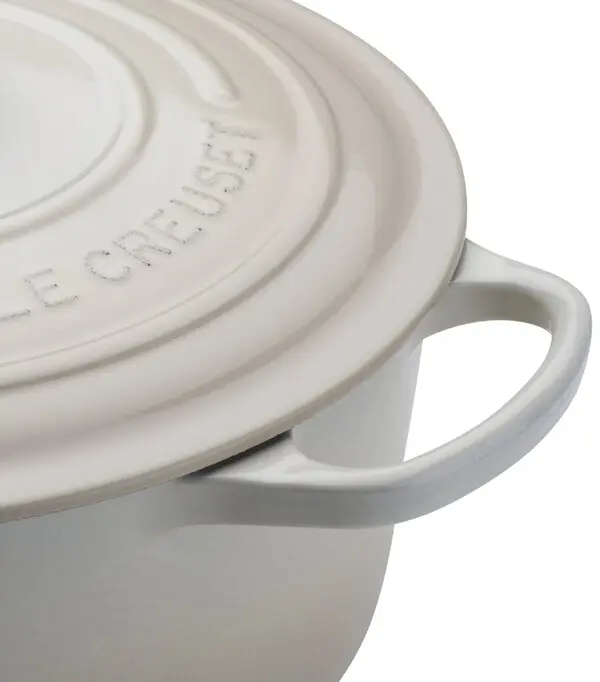 LE CREUSET Cast Iron Round Casserole Dish - Ivory