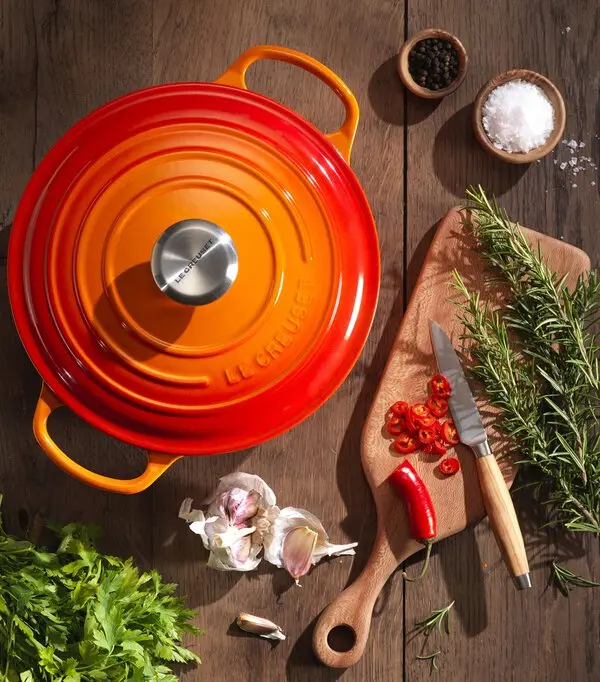 LE CREUSET Cast Iron Round Casserole Dish