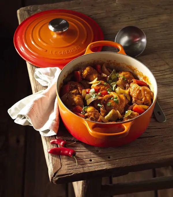 LE CREUSET Cast Iron Round Casserole Dish