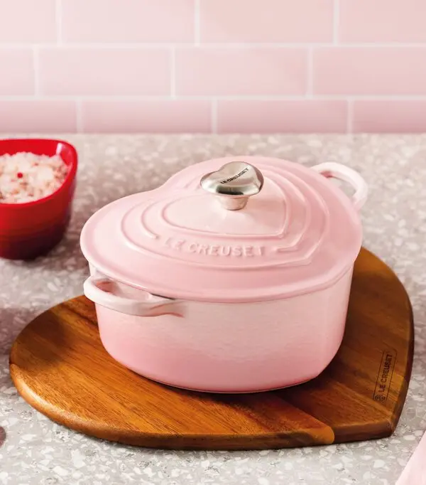 LE CREUSET Cast Iron Heart Casserole Dish