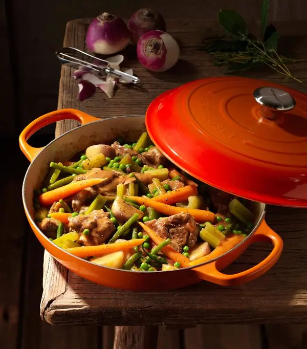 LE CREUSET Cast Iron Shallow Casserole Dish
