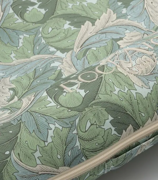 Dockatot X William Morris Printed Deluxe+ Dock - Green | Editorialist