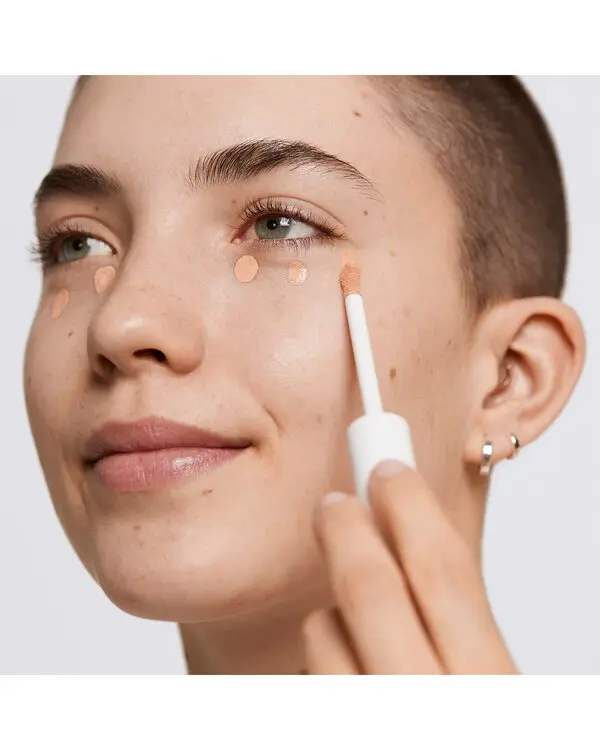 CLINIQUE Even Better All Over Primer + Color Corrector - Peach