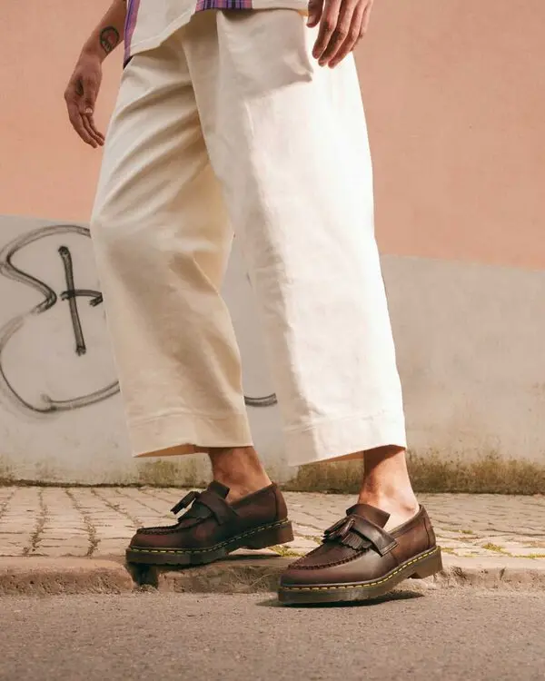 dr.martens Adrianブラウンcrazyhorse uk5 24cm Amazon.com | Dr. Martens Unisex Adrian Loafer, Dark Brown