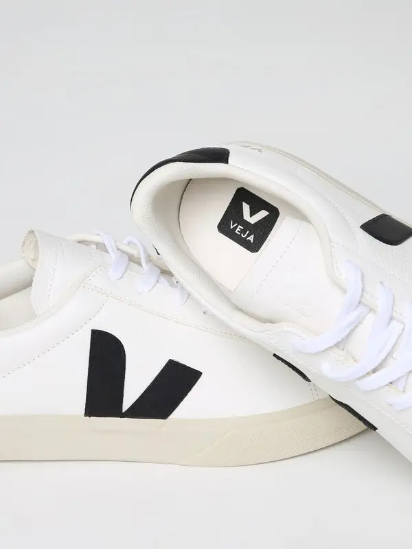 VEJA Sneakers - White