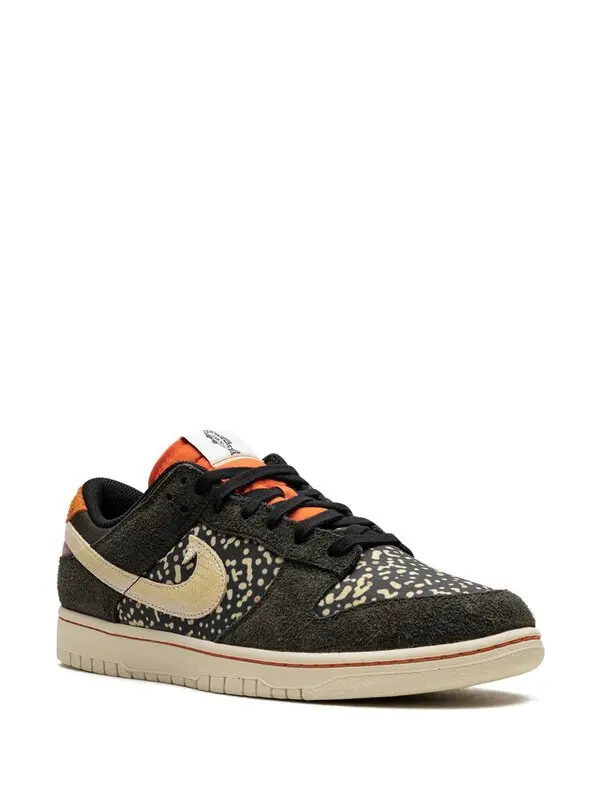 Nike Dunk Low Sneakers - Brown