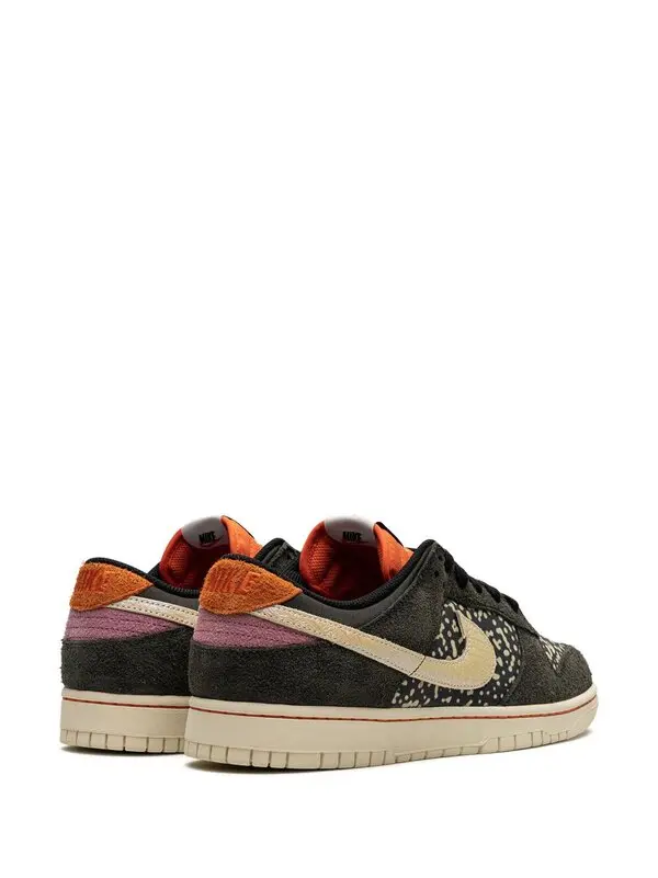 Nike Dunk Low Sneakers - Brown