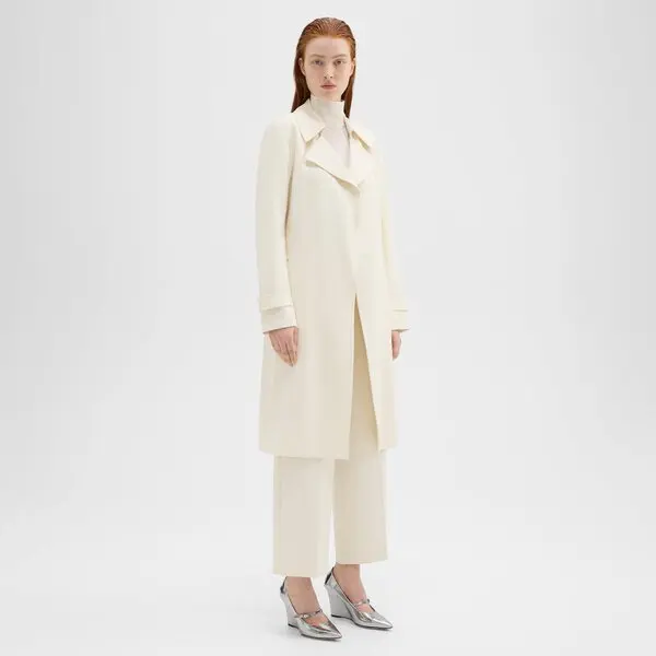Theory Oaklane Trench Coat In Admiral Crepe - Rice