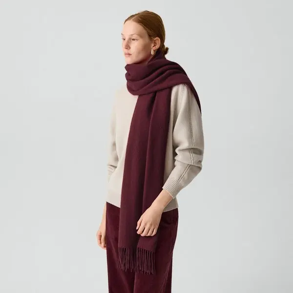 Theory Classic Scarf In Cashmere - Port Red