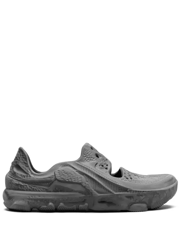 Nike Ispa Universal Sneakers