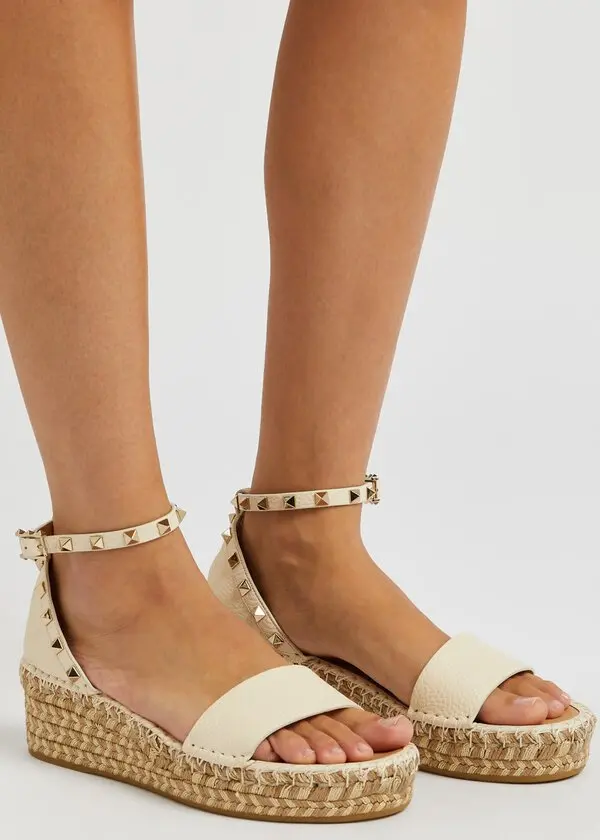 Valentino Garavani Rockstud 50 Leather Wedge Espadrilles - Ivory