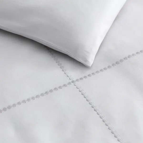 Vera Wang Simple Dot Duvet Cover Set, Queen